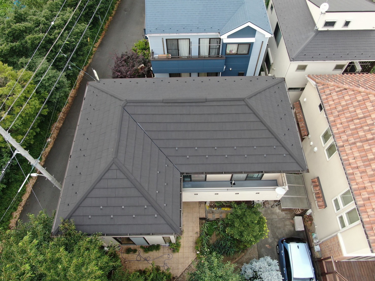 屋根カバー工法 ディーズルーフィング：エコグラーニ（ジンガリウム鋼板） | 町田市の屋根修理、雨漏り修理なら桜ルーフへ｜屋根葺き替え・カバー ...